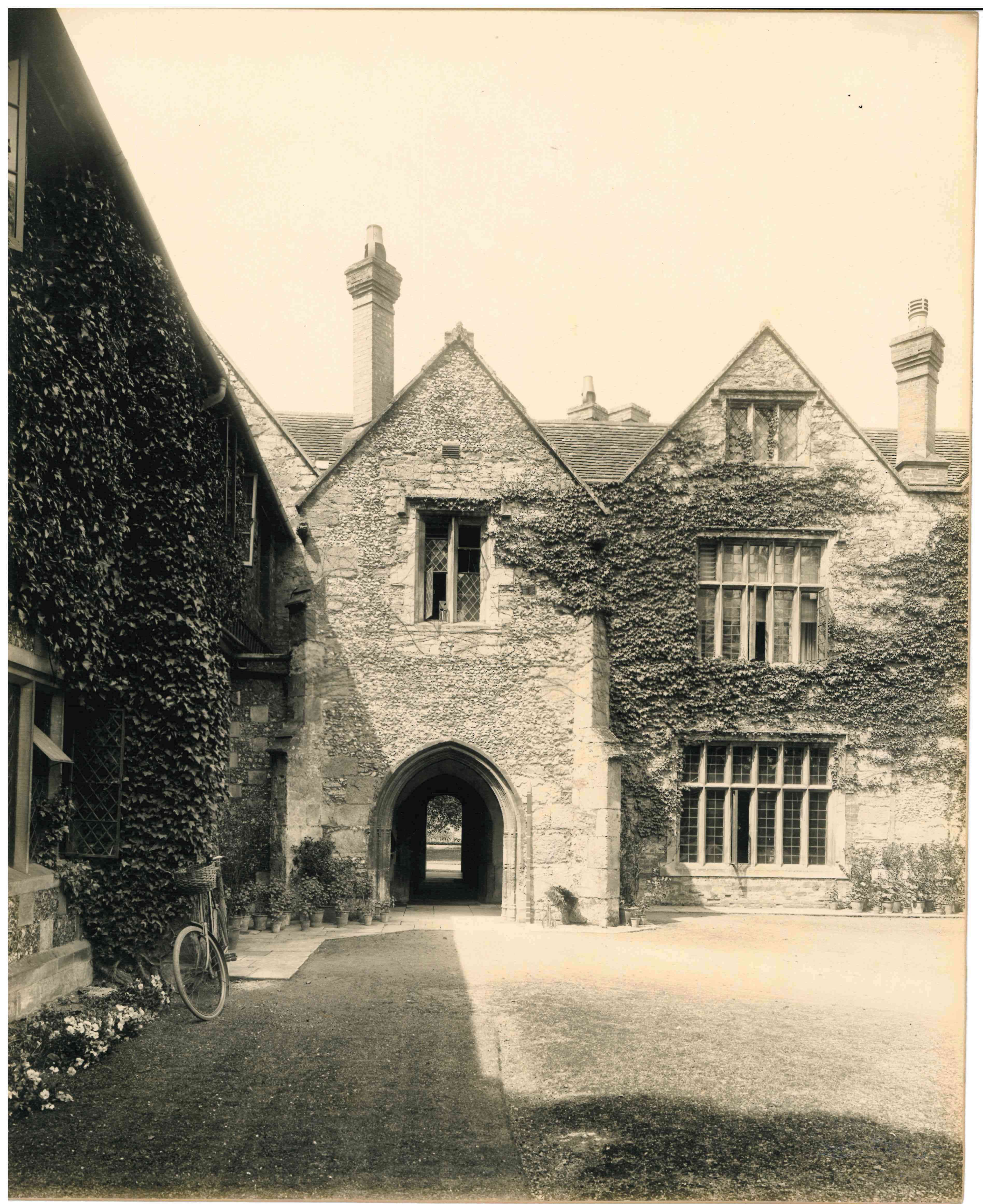 The Kings House: Centuries of Inspiring Architecture – Salisbury House Blog