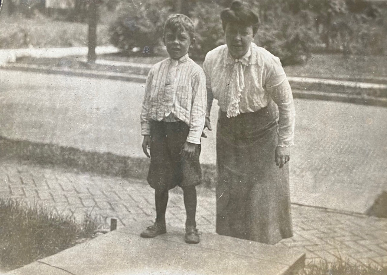 A History in Photos: The Weeks Family – Salisbury House Blog